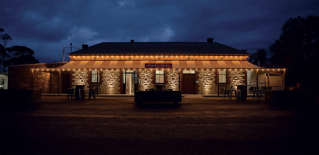 Prairie Hotel & Outback Lodge - South Aussie with Cosi